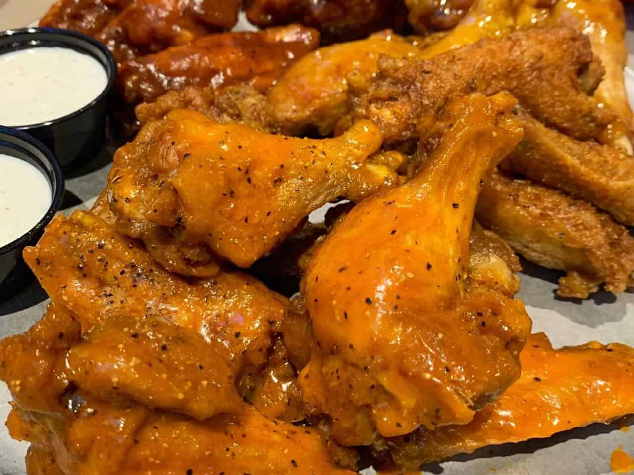 Pluckers Wing Bar - Visit Mesquite